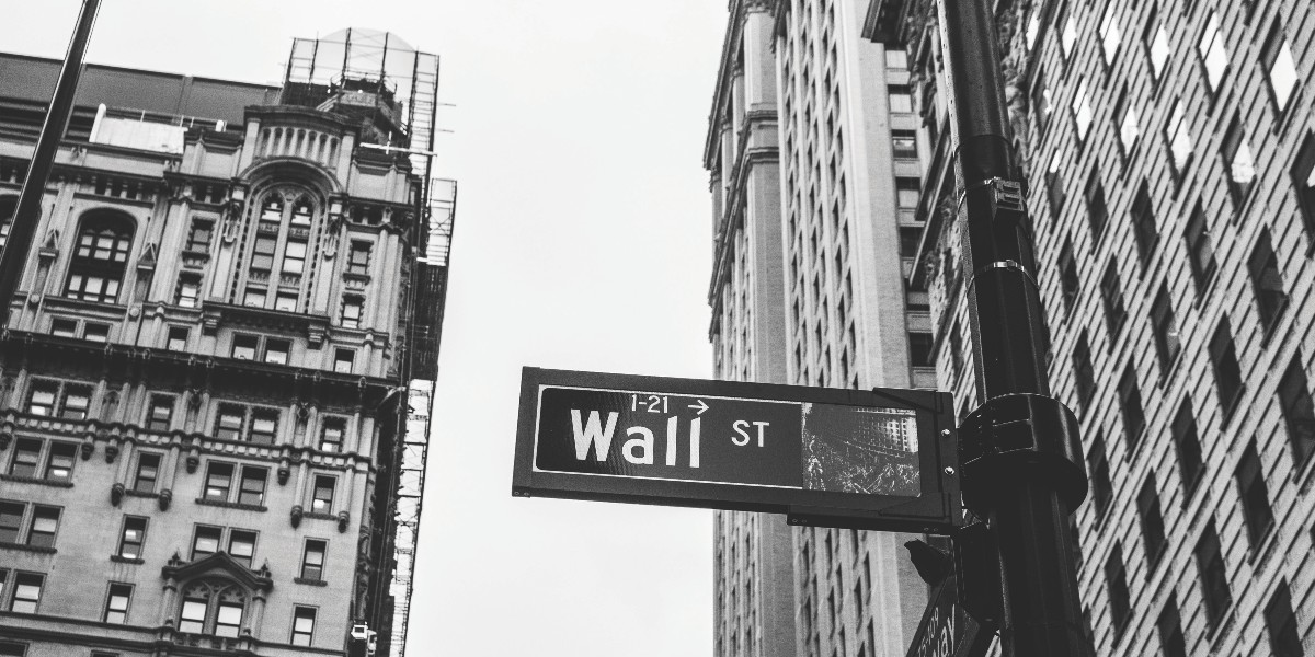 Does “Zero Risk” Investment Strategy Really Exist? - AQUMON